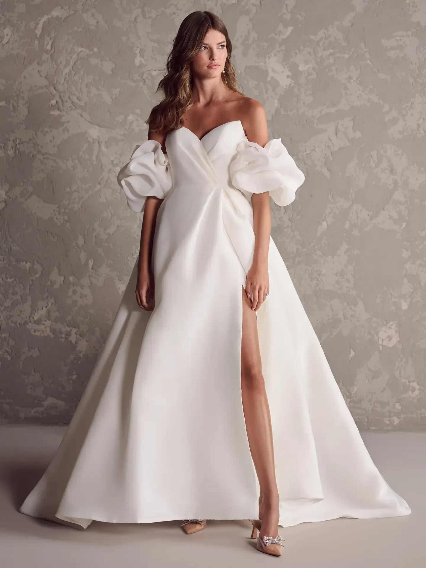 Exploring Creative Sleeve Styles in Modern Wedding Dresses